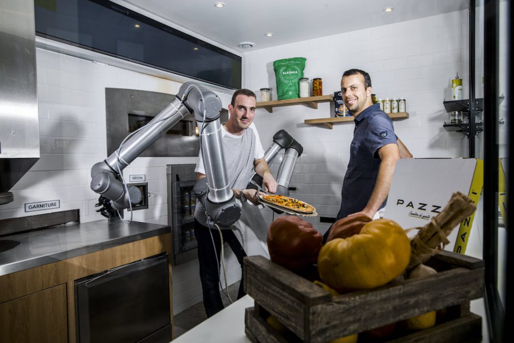 Pazzi : le premier restaurant où le pizzaïolo est un robot ! - Whim.fr ...